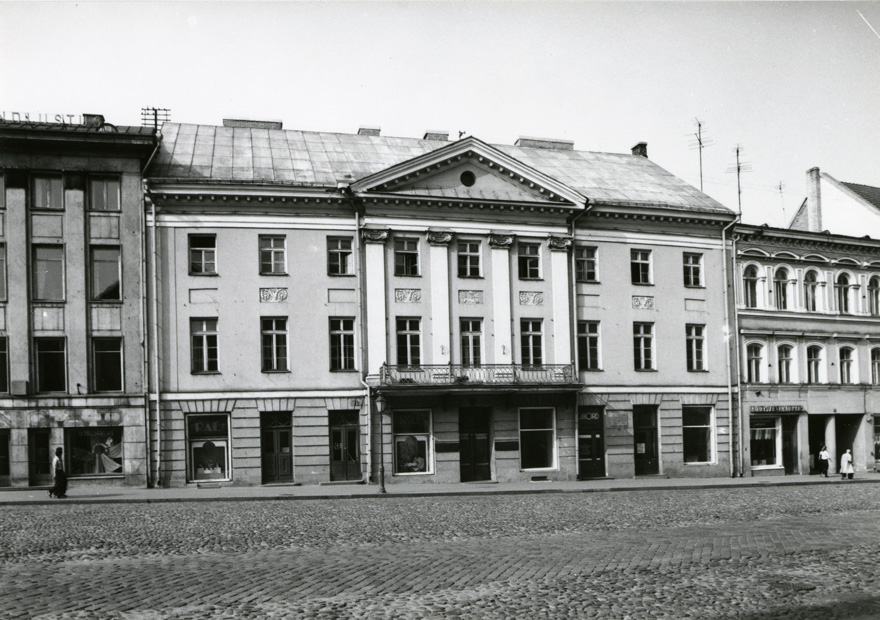 Taasatud hoone Tartus, hoone vaade. - Ajapaik