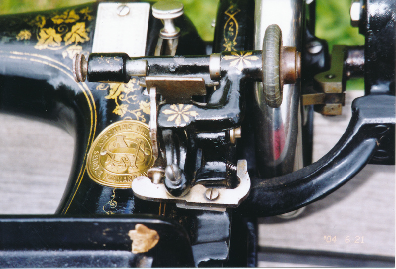 Fotod õmblusmasinast "MACHINE NAUMANN" - Ajapaik