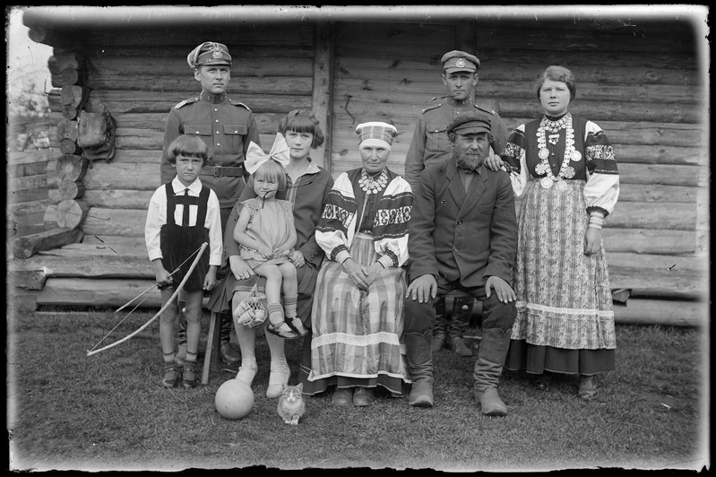 Seto perekond ja sõjaväelased – Vladimir Ress - Ajapaik