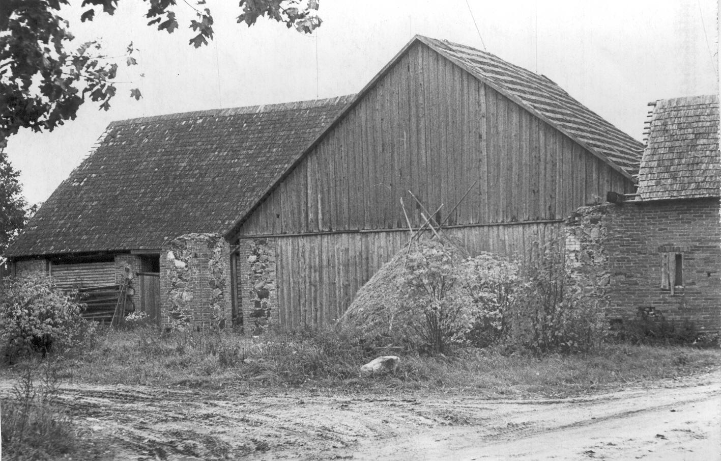 Foto. Väimela mõisa rehepeksuküün Väisol. - Ajapaik