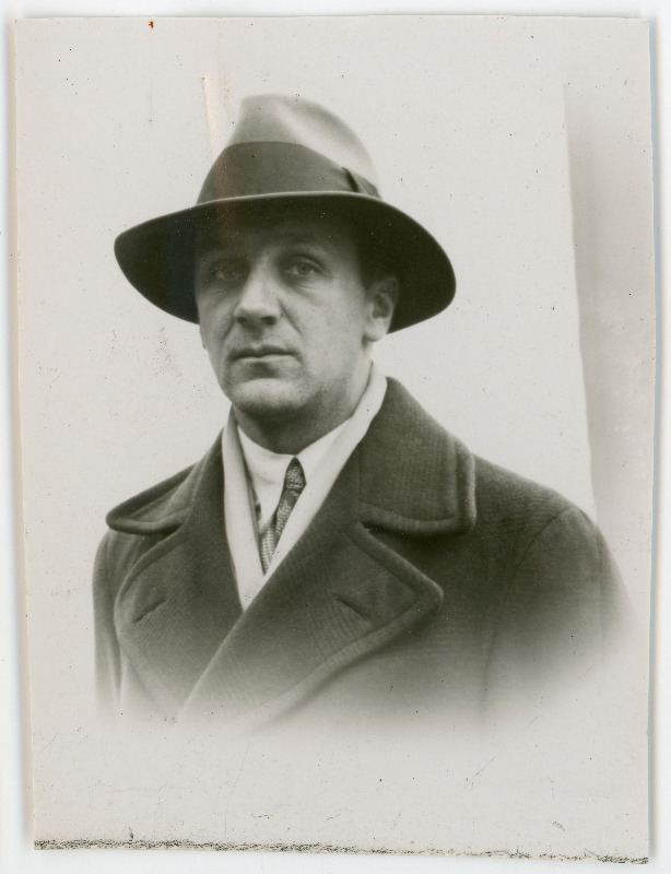 Evald Meikar. Passitaotluse foto - Ajapaik