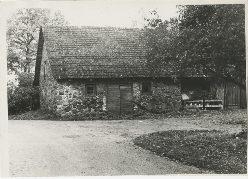 Arvatavasti mõne mõisa abihoone - Ajapaik