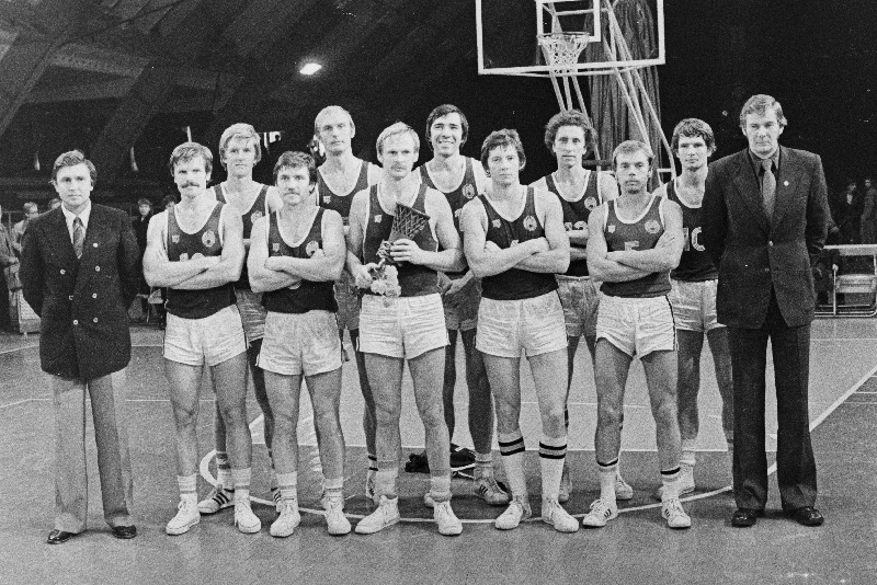 Balti karikaturniiril korvpallis esikoha võitnud – Mati Hiis - Ajapaik