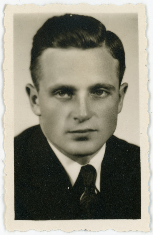 Karl Koik. Passitaotluse foto - Ajapaik