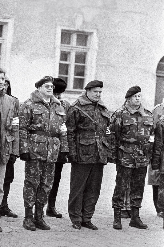 Kaitseliidu Toompea maleva lipu õnnistamine – Volmer, Toomas - Ajapaik