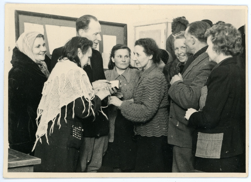 Juliana Telman 1950 Rahinge koolimajas – V. Urm - Ajapaik