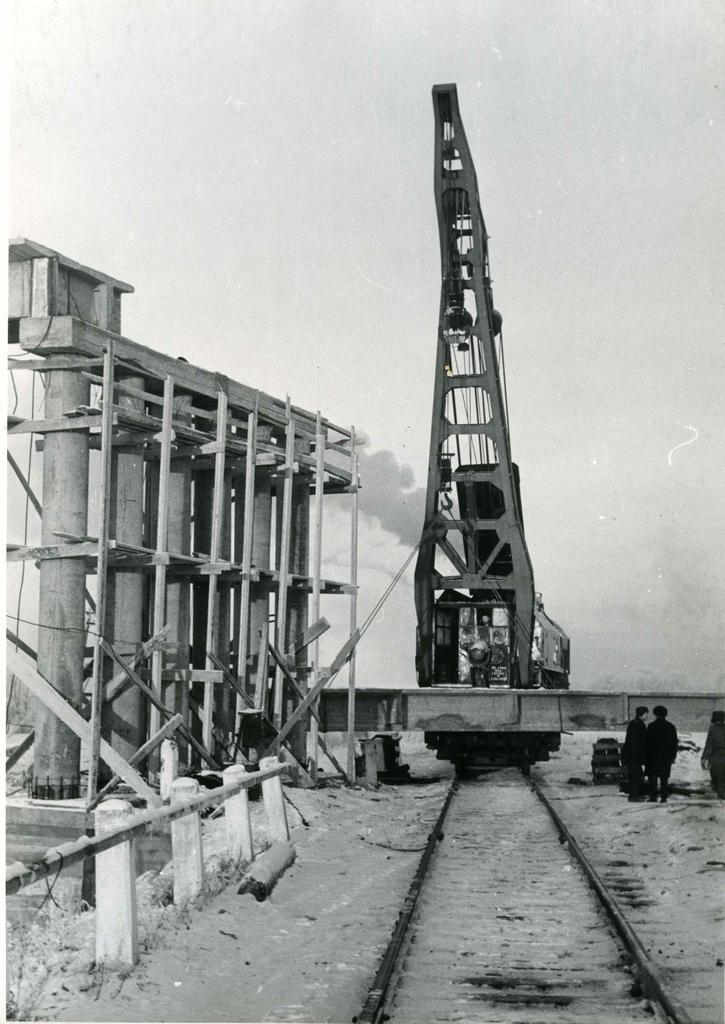 Photo installation of walking blocks - Ajapaik