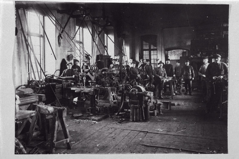 Roman Tavasti metallitööstuse treialid ja - Ajapaik