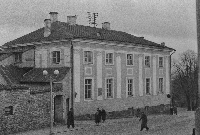 Komandandi maja. Vaade hoone esifassaadile – Feodor Olop - Ajapaik