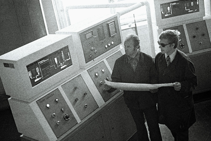 Tootmiskoondise "Leibur" elektrikute brigadir Bori – Mati Hiis - Ajapaik