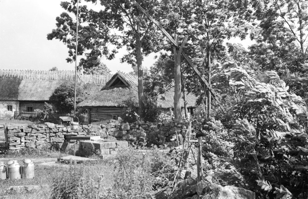 Liigalaskma küla kaev – Tihase, Karl (1914-2005) - Ajapaik