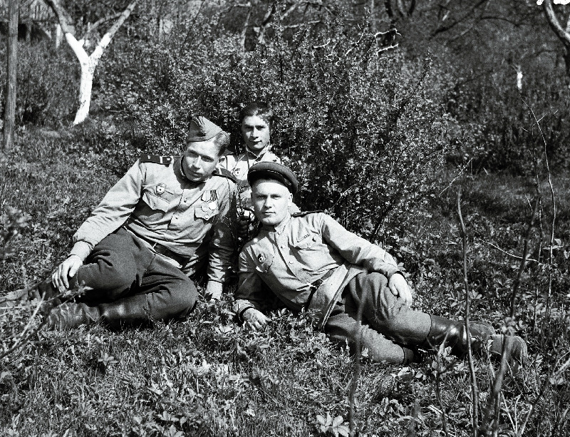 Mina (Lembit Soonpere - vasakul), - Ajapaik