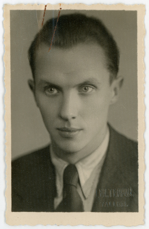 Lembit Käär. Passitaotluse foto - Ajapaik