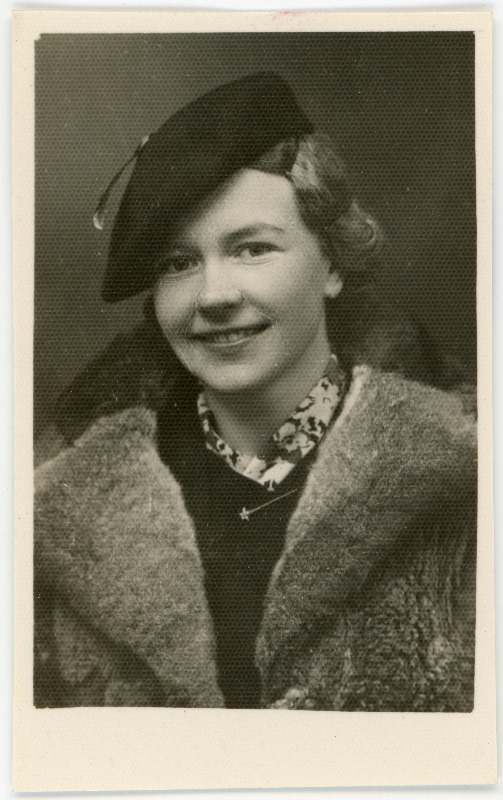 Elsa-Maria Lüisa. Passitaotluse foto - Ajapaik