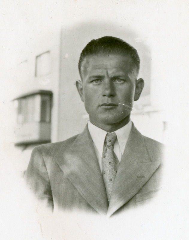 Evald Mölder. Passitaotluse foto - Ajapaik