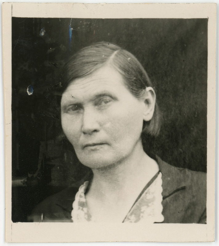 Triin Mölder. Passitaotluse foto - Ajapaik