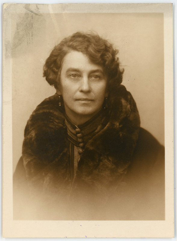 Justine Neugard. Passitaotluse foto - Ajapaik