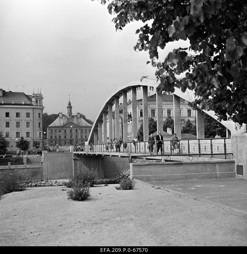 Pedestrian bridge in Emajõel. – Oras, Karl - Ajapaik