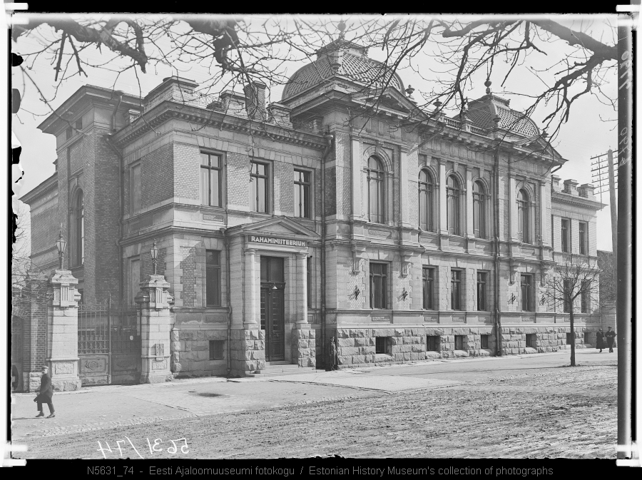 Hoone Estonia puiesteel (Rahaministeerium) - Ajapaik