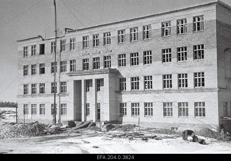 New completed secondary school building – Kokk, L. - Ajapaik