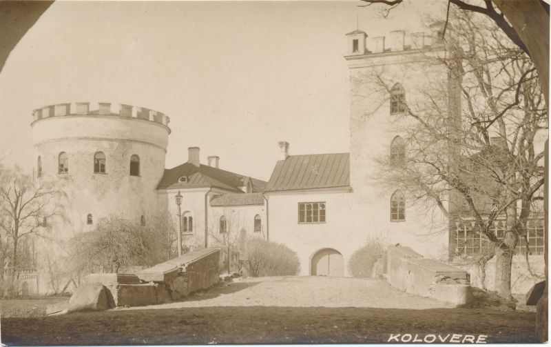 Photo. Koluvere Castle. Photo: Paric. - Ajapaik