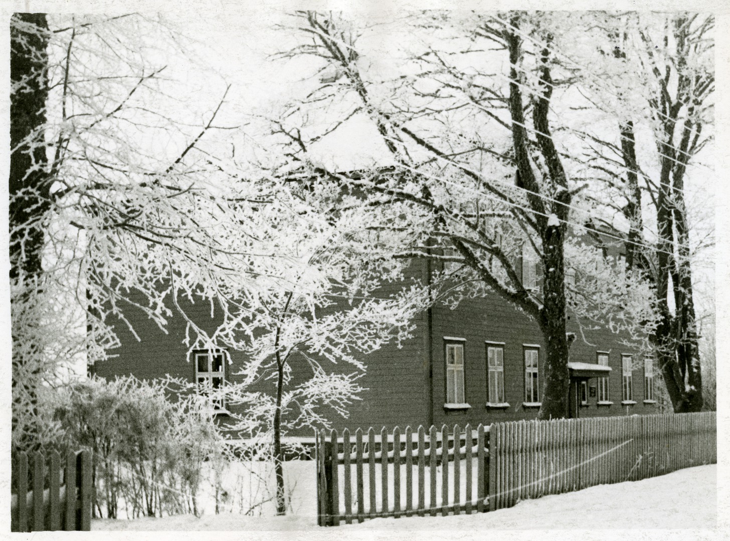 Kalmetu 8-kl School building - Ajapaik