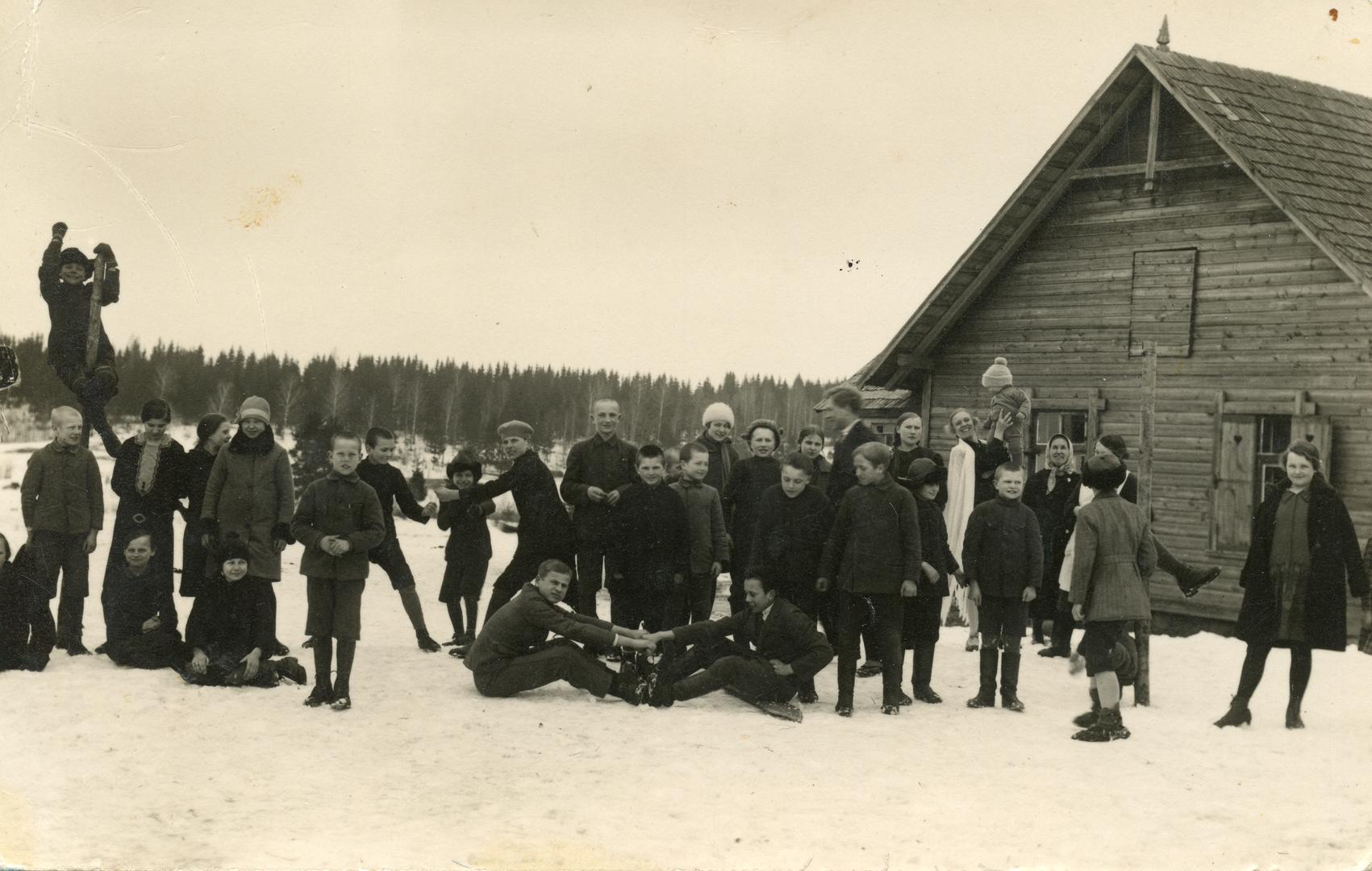 Pictures of Ella and Edur - Ajapaik