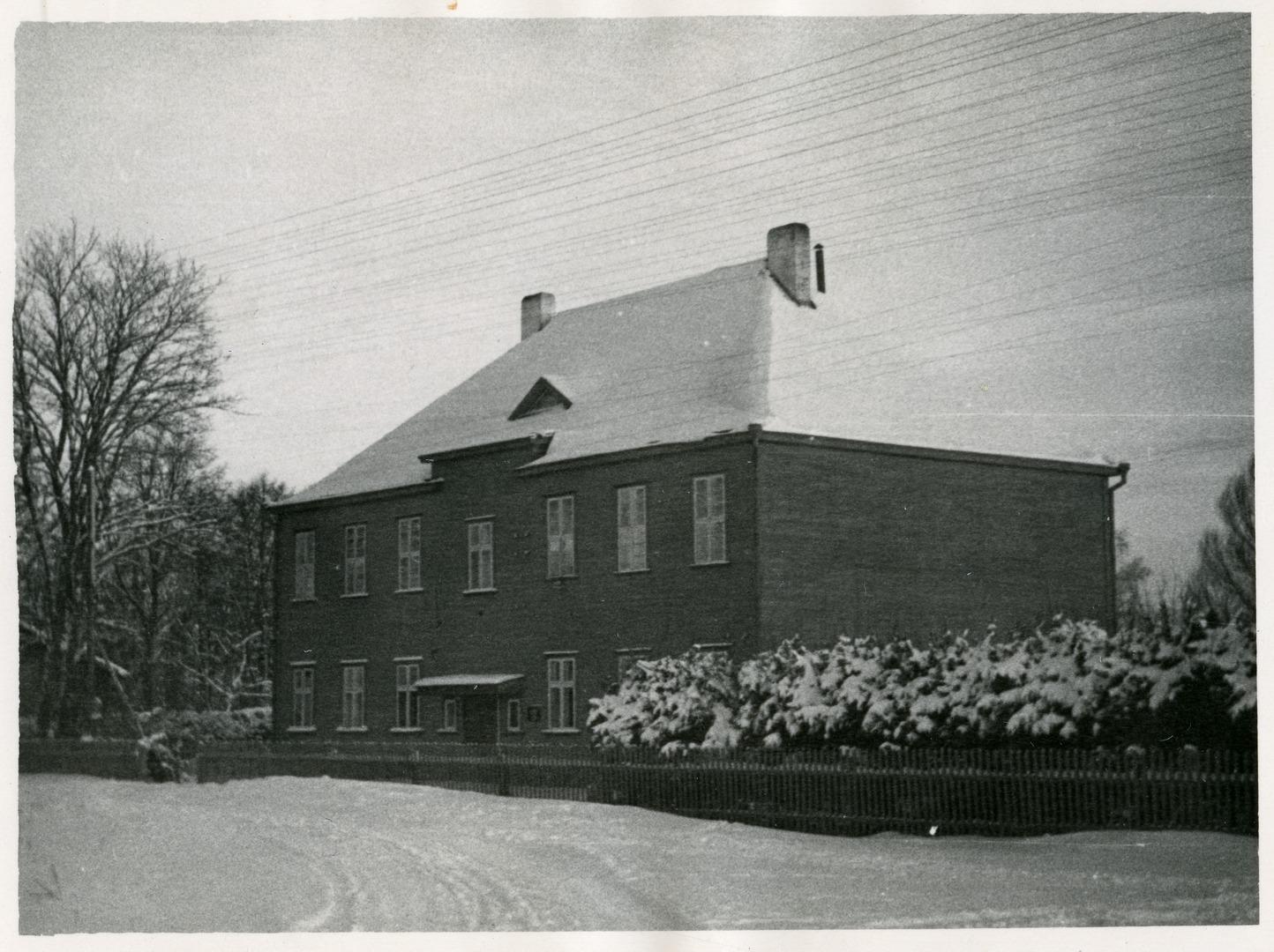 Kalmetu 8-kl School building - Ajapaik