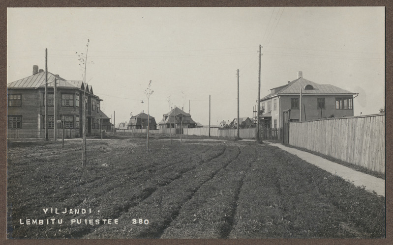 foto albumis, Viljandi, Lembitu pst - Ajapaik