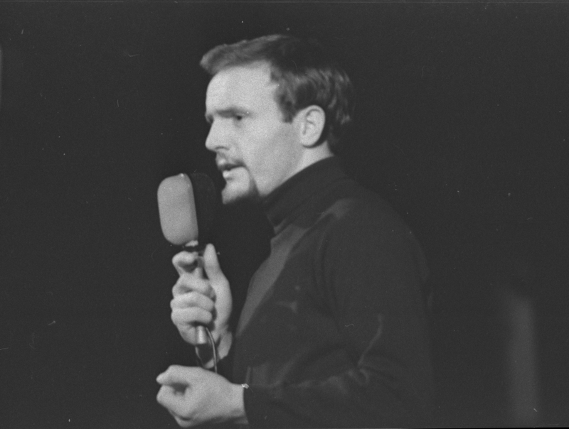 Laulja Andres Ots. – Uno Oksbusch - Ajapaik