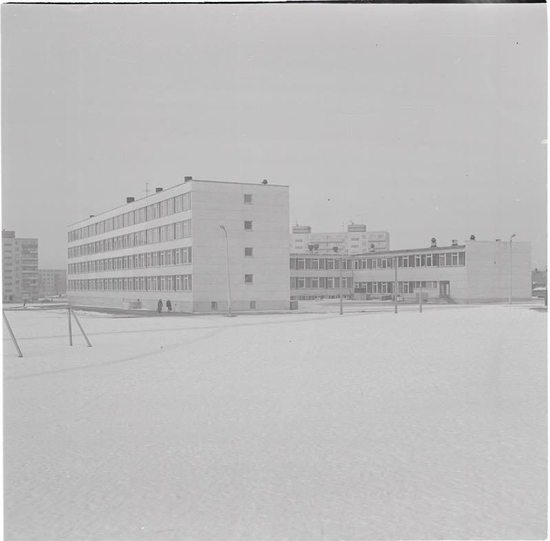 Tartu 12. keskkool Anne tänaval – Harry Duglas - Ajapaik