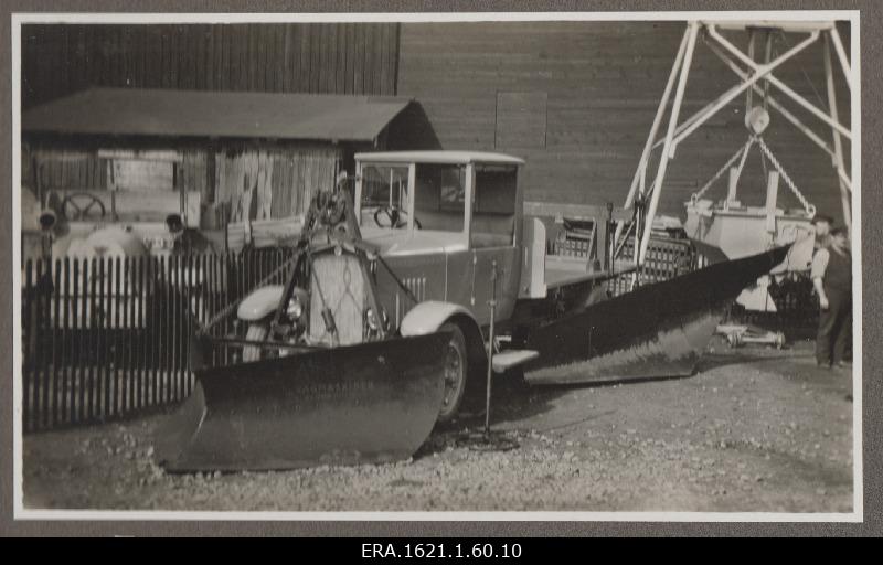 Veoauto Scania-Vabis külge monteeritud lumesahk - Ajapaik