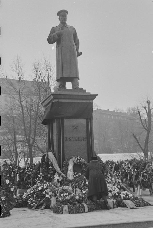 Lein Tallinnas Stalini surma puhul. – Laine Kütt - Ajapaik