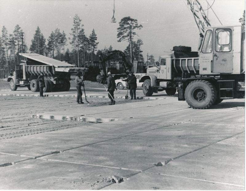 Foto. Eesti teedeehitajate vagunelamud Lääne-Siber - Ajapaik