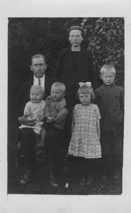 Perekond Metsalo - Ajapaik