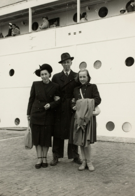 Perekond Puupill Rootsist lahkumisel laeva – Teadmata - Ajapaik