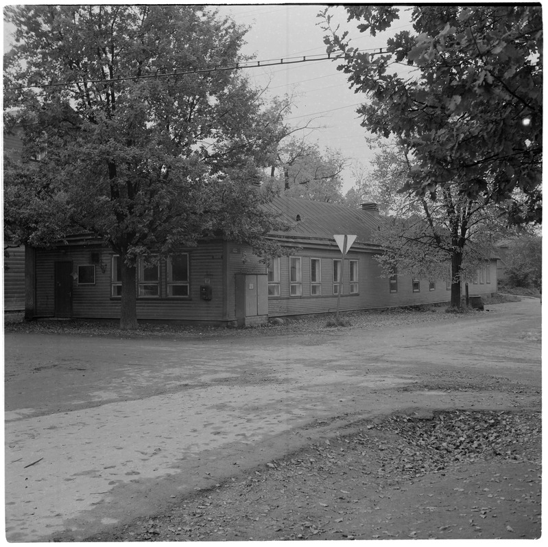 Tartu, Puiestee 13. Söökla "Puiestee". – Harry Duglas - Ajapaik