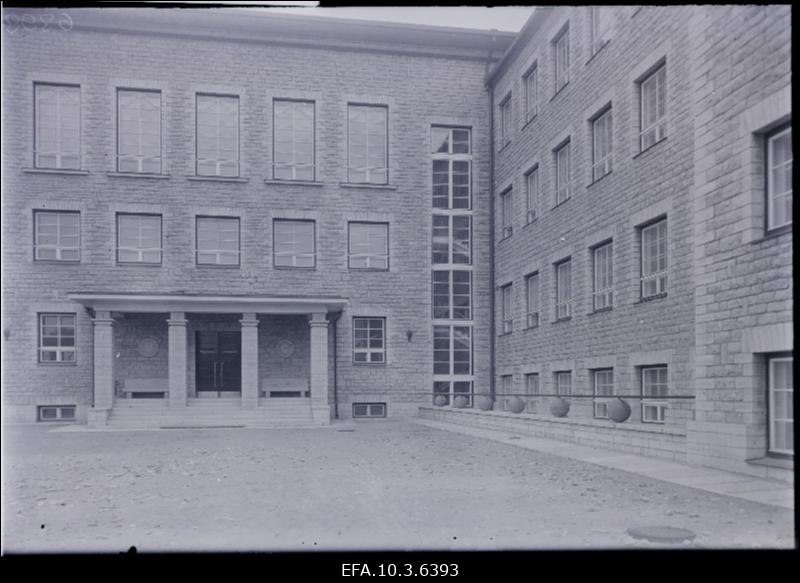 Tallinna 10. algkooli hoone. - Ajapaik