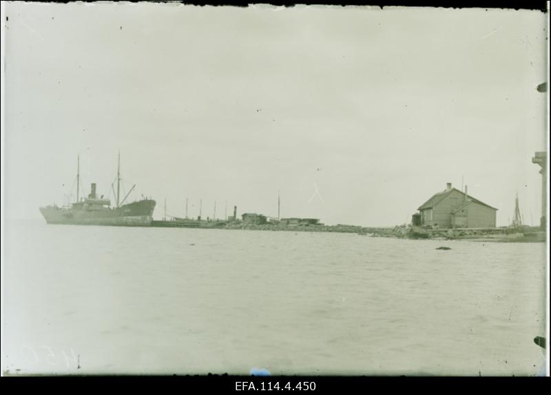 Laev Elba Rohuküla sadamas. - Ajapaik