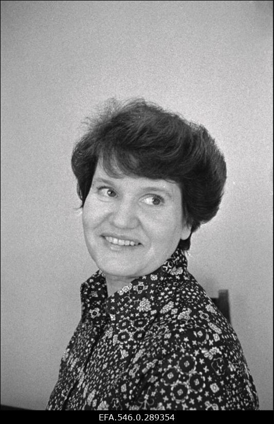 Kohaliku kergetööstuse tublid töötajad. (Autori – Harald Leppikson ...