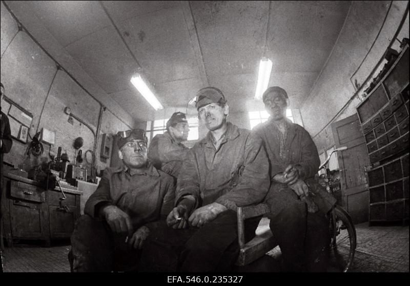 Töö metallitööstuses. (H.Leppikson "Valajad, ühe – Harald Leppikson ...