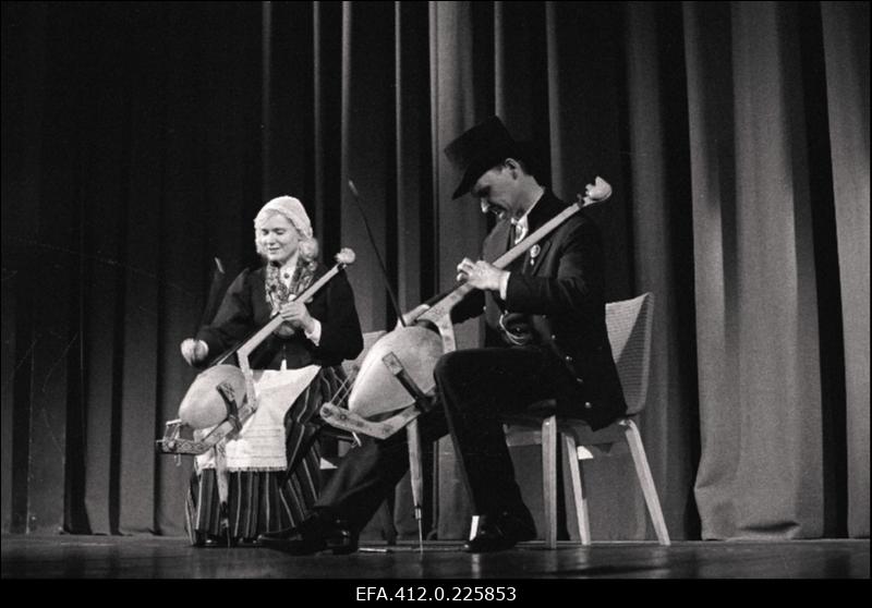 Tallinna Telefonivõrgu rahvamuusikaansambel "Karja – Valdur-Peeter Vahi ...