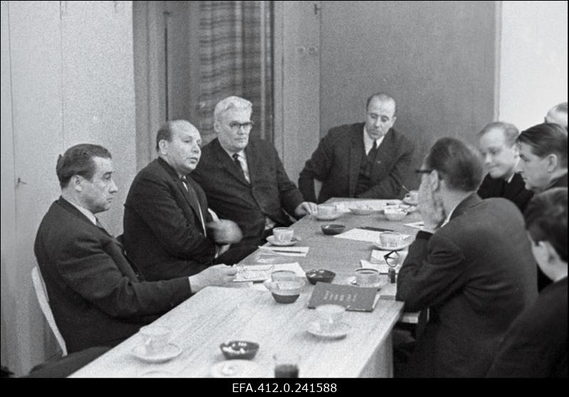 AÜN esimees Paul Neerot, E. – Valdur-Peeter Vahi - Ajapaik