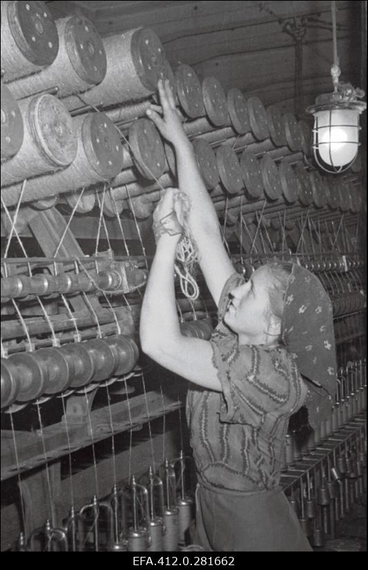 Pärnu Linavabrikus. – Valdur-Peeter Vahi - Ajapaik