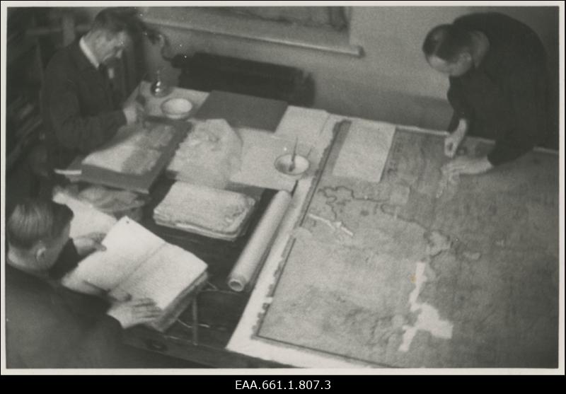 Vanade kaartide restaureerimine Riigi Keskarhiivis - Ajapaik