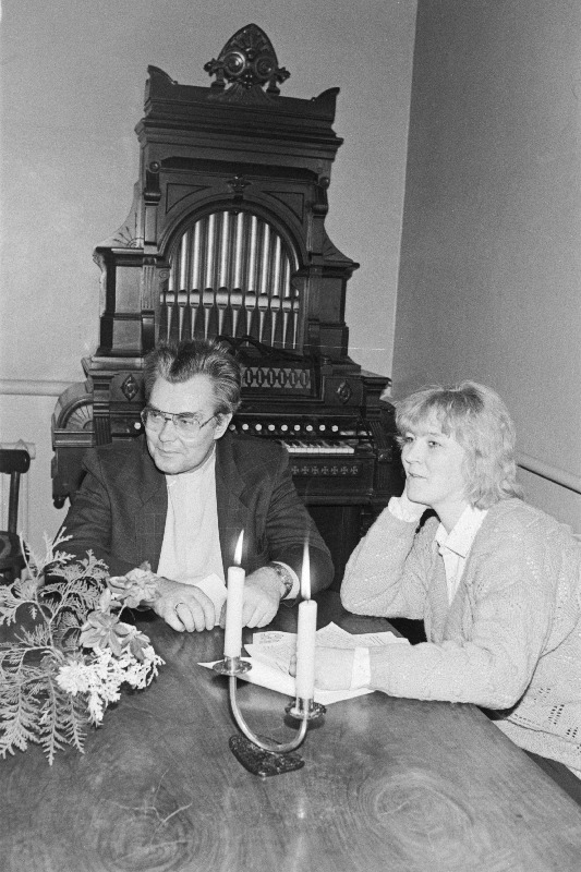 Kirikuõpetajat Toomas Pauli intervjueerib ajakirja – Vambola Salupuu ...