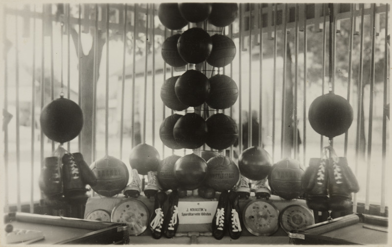 Julius Kivastiku sporditarvete äri paviljoni – Elmar Kald - Ajapaik