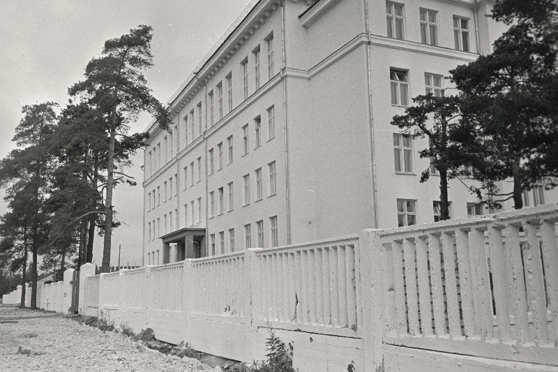 Tallinna 39. Keskkool. – Gunnar Loss - Ajapaik