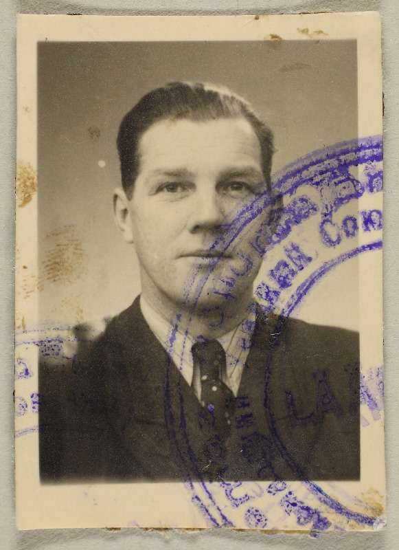 Boris Parvingi dokumendifoto - Ajapaik