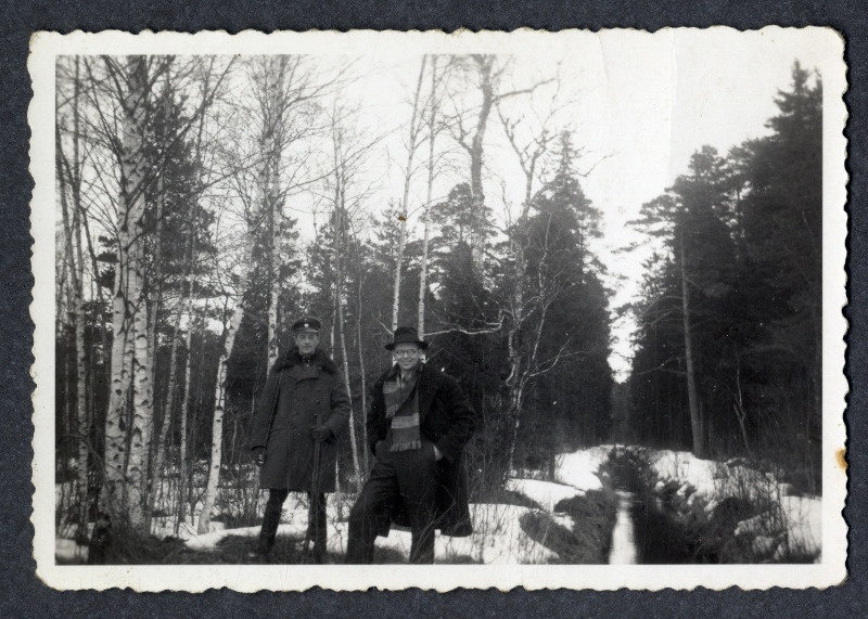 Ernst Ilves ja tundmatu mees - Ajapaik